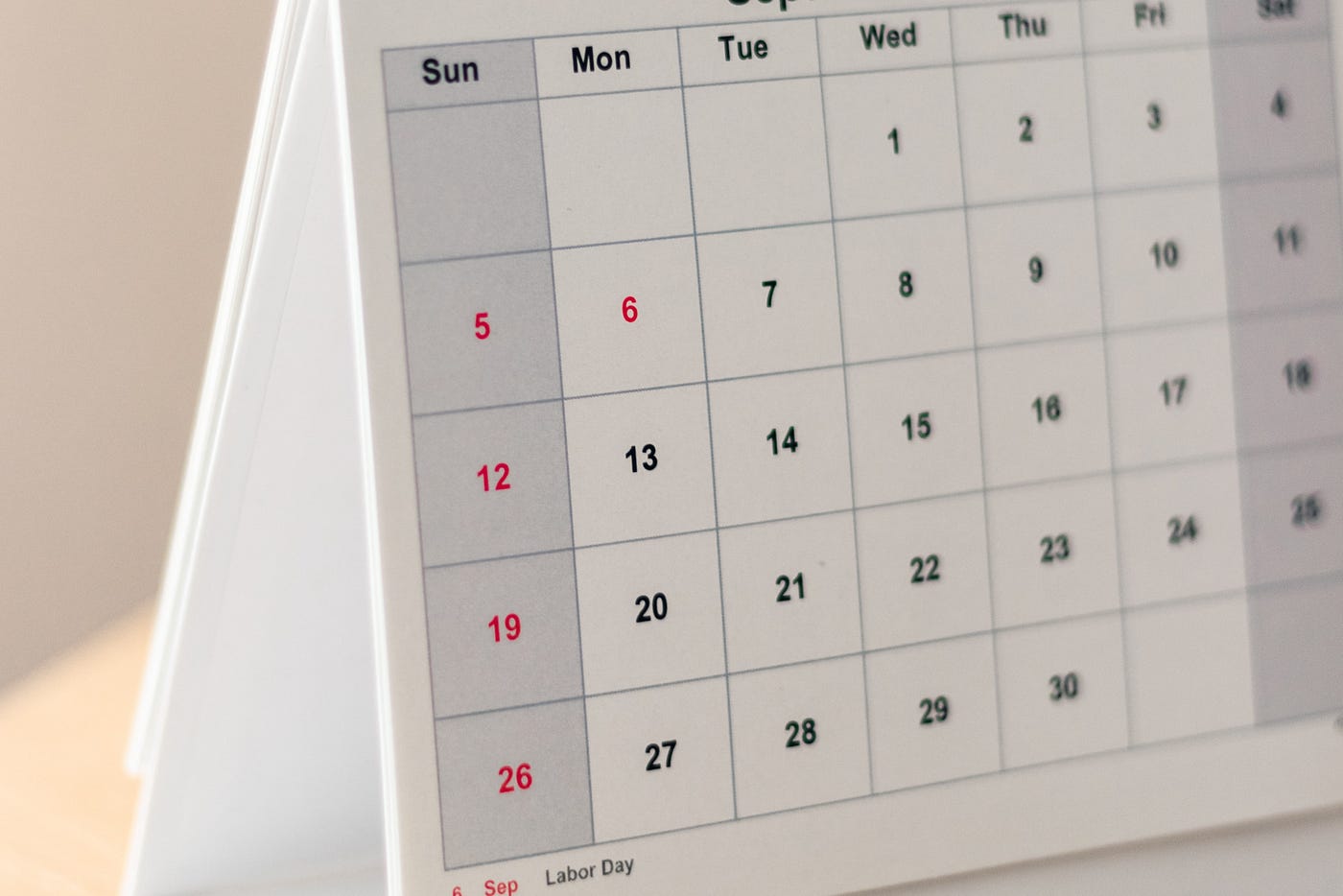 Ada long weekend, berikut daftar lengkap tanggal merah di Februari 2024 ...